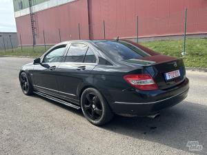 Black Mercedes-Benz C 250 2009 in Klaipeda, with an engine capacity of 2.20 L and mileage of 378 thousand km for 3850 €, photo 10 on AUTOMOTO.COM.LV