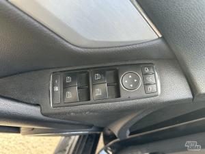 Black Mercedes-Benz C 250 2009 in Klaipeda, with an engine capacity of 2.20 L and mileage of 378 thousand km for 3850 €, photo 19 on AUTOMOTO.COM.LV