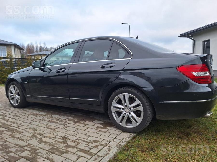 Melns Mercedes-Benz C 250 2012 Rīga, ar dzinēja tilpumu 1.80 L un nobraukumu 165 tūkst. km par 7500 €, foto 1 vietnē AUTOMOTO.COM.LV