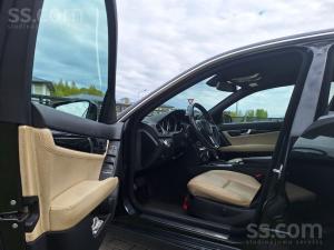 Melns Mercedes-Benz C 250 2012 Rīga, ar dzinēja tilpumu 1.80 L un nobraukumu 165 tūkst. km par 7500 €, foto 7 vietnē AUTOMOTO.COM.LV