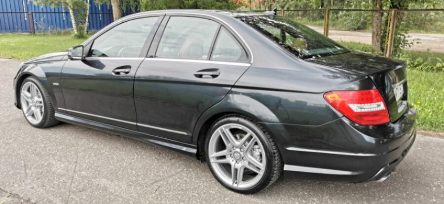 Black Mercedes-Benz C 250 2012 in Riga, with an engine capacity of 2.20 L and mileage of 210 thousand km for 9500 €, photo 7 on AUTOMOTO.COM.LV