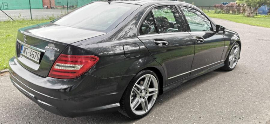 Black Mercedes-Benz C 250 2012 in Riga, with an engine capacity of 2.20 L and mileage of 210 thousand km for 9500 €, photo 9 on AUTOMOTO.COM.LV