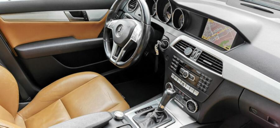 Black Mercedes-Benz C 250 2012 in Riga, with an engine capacity of 2.20 L and mileage of 210 thousand km for 9500 €, photo 19 on AUTOMOTO.COM.LV