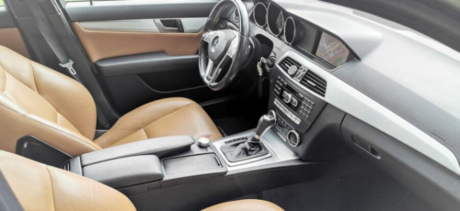 Black Mercedes-Benz C 250 2012 in Riga, with an engine capacity of 2.20 L and mileage of 210 thousand km for 9500 €, photo 20 on AUTOMOTO.COM.LV