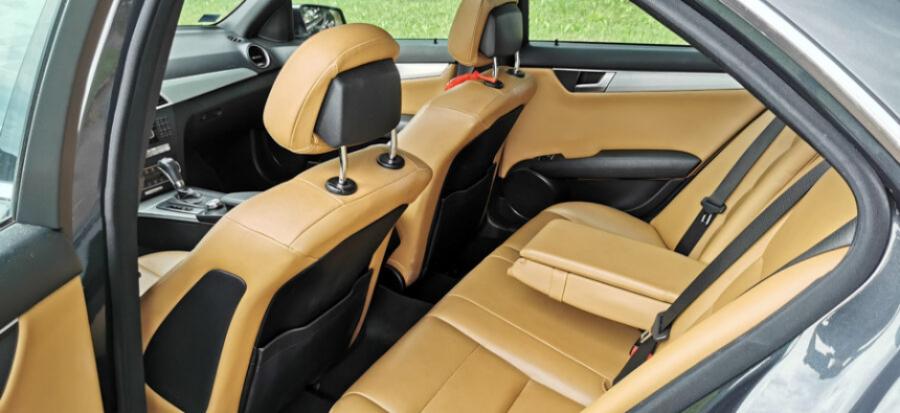 Black Mercedes-Benz C 250 2012 in Riga, with an engine capacity of 2.20 L and mileage of 210 thousand km for 9500 €, photo 26 on AUTOMOTO.COM.LV