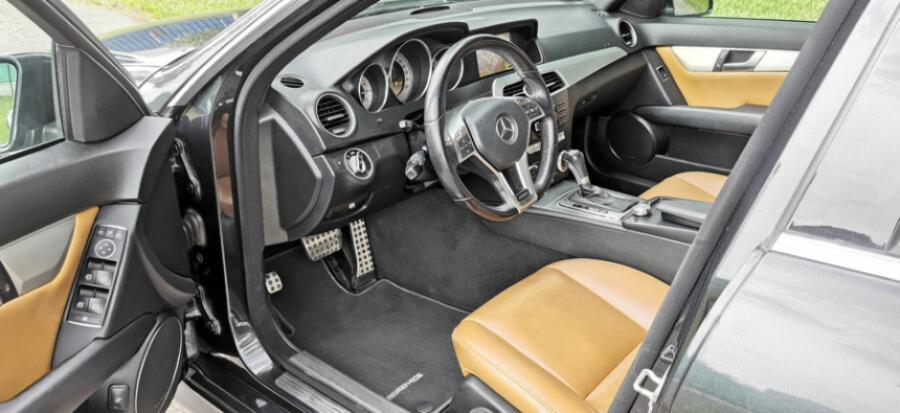 Black Mercedes-Benz C 250 2012 in Riga, with an engine capacity of 2.20 L and mileage of 210 thousand km for 9500 €, photo 28 on AUTOMOTO.COM.LV