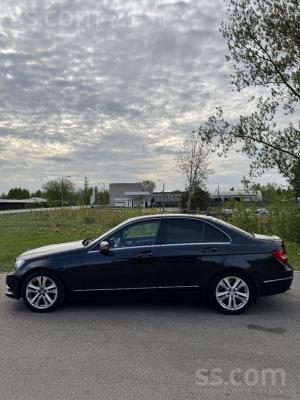 Melns Mercedes-Benz C 250 2012 Rīga, ar dzinēja tilpumu 1.80 L un nobraukumu 254 tūkst. km par 6800 €, foto 3 vietnē AUTOMOTO.COM.LV