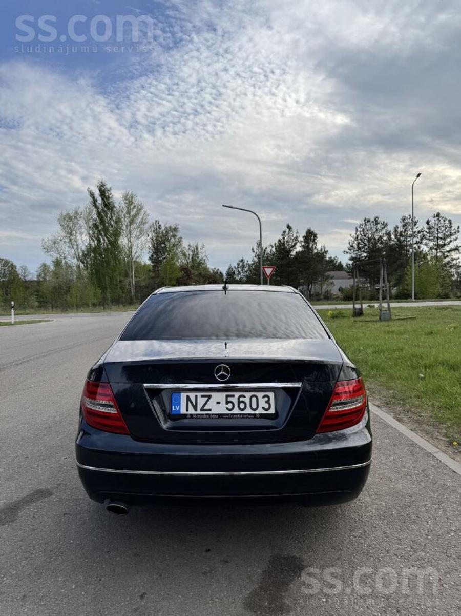 Melns Mercedes-Benz C 250 2012 Rīga, ar dzinēja tilpumu 1.80 L un nobraukumu 254 tūkst. km par 6800 €, foto 4 vietnē AUTOMOTO.COM.LV