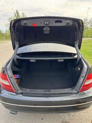 Melns Mercedes-Benz C 250 2012 Rīga, ar dzinēja tilpumu 1.80 L un nobraukumu 254 tūkst. km par 6800 €, foto 5 vietnē AUTOMOTO.COM.LV
