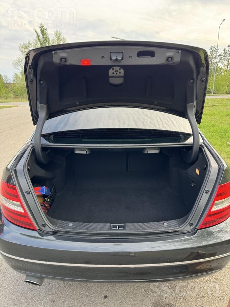 Melns Mercedes-Benz C 250 2012 Rīga, ar dzinēja tilpumu 1.80 L un nobraukumu 254 tūkst. km par 6800 €, foto 5 vietnē AUTOMOTO.COM.LV