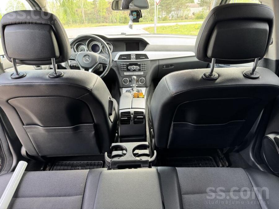 Melns Mercedes-Benz C 250 2012 Rīga, ar dzinēja tilpumu 1.80 L un nobraukumu 254 tūkst. km par 6800 €, foto 7 vietnē AUTOMOTO.COM.LV