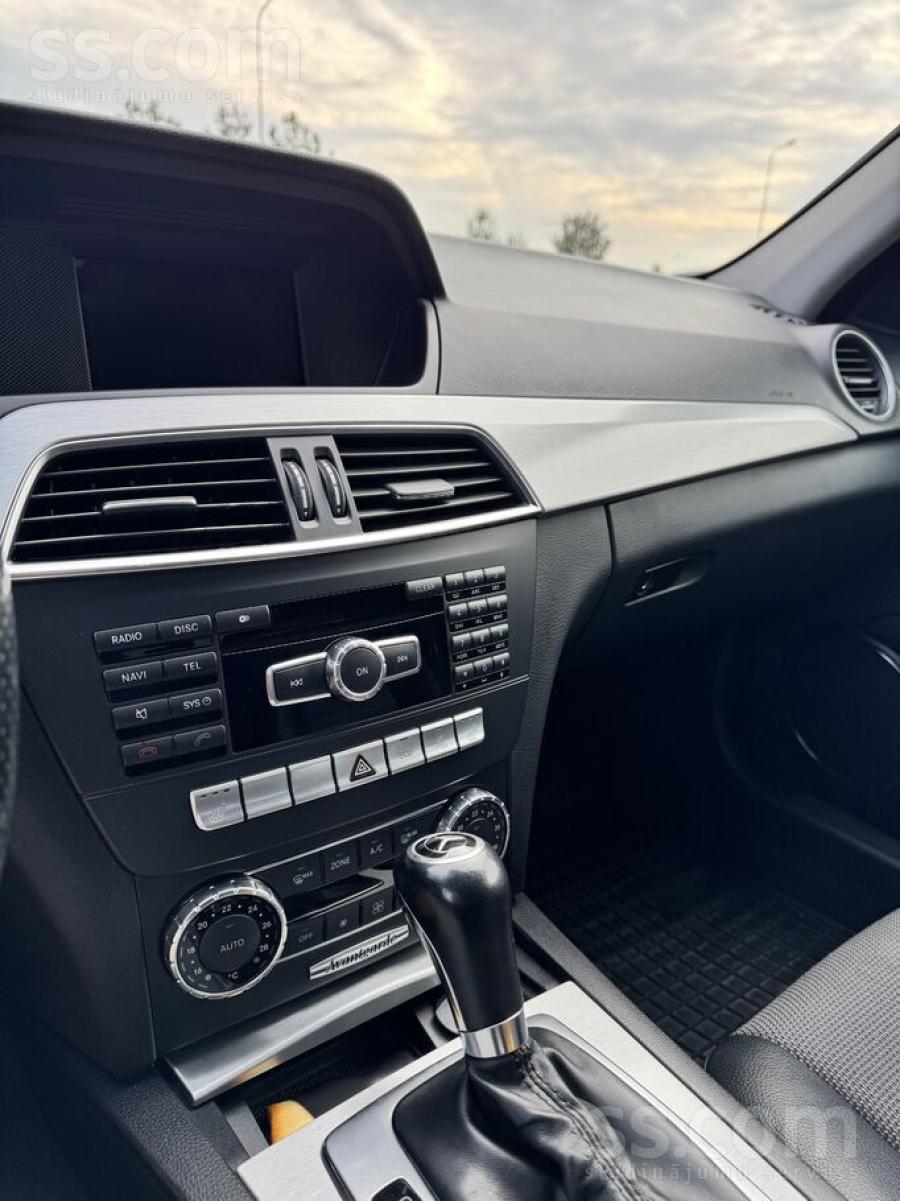 Melns Mercedes-Benz C 250 2012 Rīga, ar dzinēja tilpumu 1.80 L un nobraukumu 254 tūkst. km par 6800 €, foto 9 vietnē AUTOMOTO.COM.LV