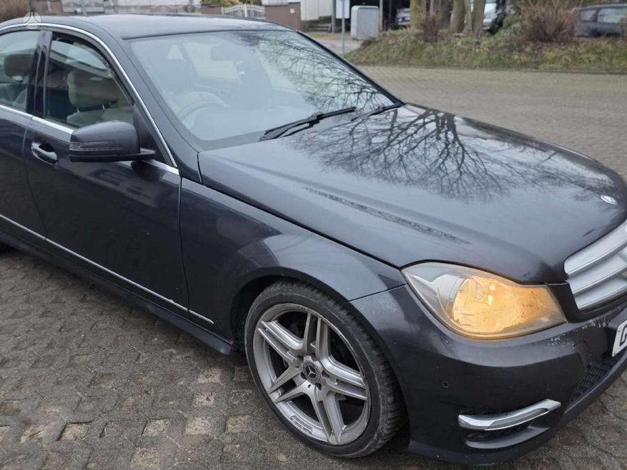 Melns Mercedes-Benz C 250 2013 Panevēža, ar dzinēja tilpumu 2.14 L un nobraukumu 176 tūkst. km par 3450 €, foto 2 vietnē AUTOMOTO.COM.LV
