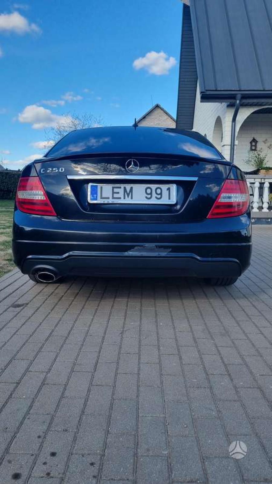Черный Мерседес Ц 250 2013 в Ионава, объемом двигателя 1.80 л и пробегом 280 тыс. км за 6500 €, фото 6 на AUTOMOTO.COM.LV
