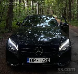 Melns Mercedes-Benz C 250 2014 Rīga, ar dzinēja tilpumu 2.20 L un nobraukumu 330 tūkst. km par 14500 €, foto  vietnē AUTOMOTO.COM.LV