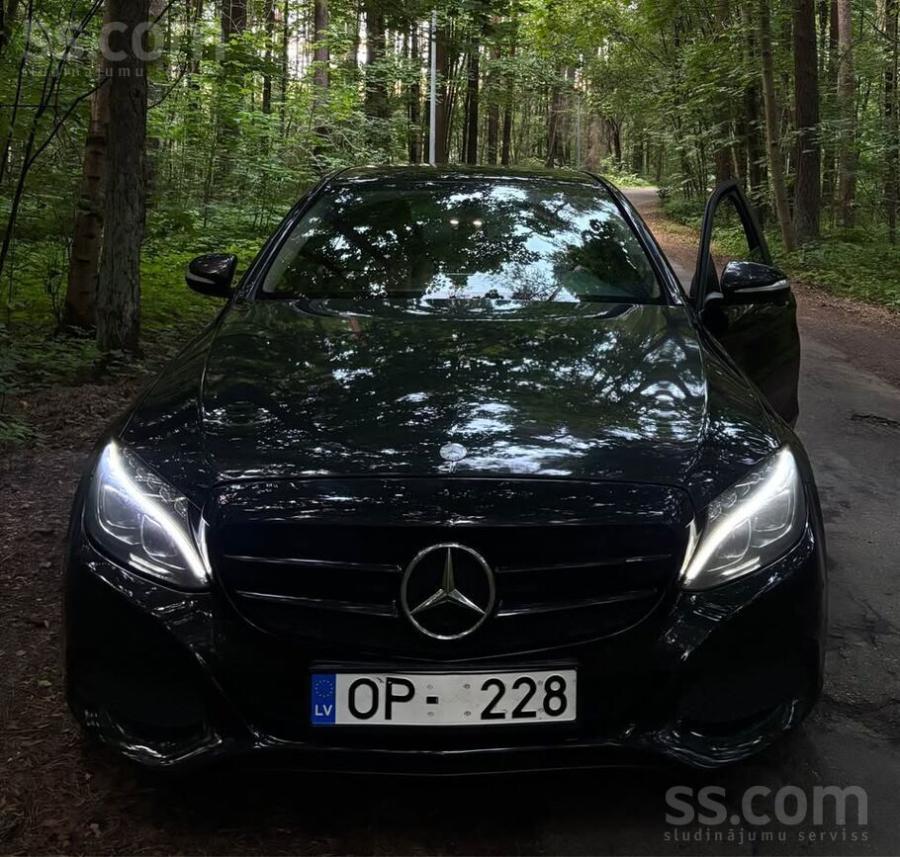 Черный Мерседес Ц 250 2014 в Рига, объемом двигателя 2.20 л и пробегом 330 тыс. км за 14500 €, фото 1 на AUTOMOTO.COM.LV