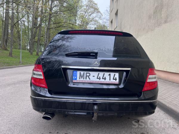 Melns Mercedes-Benz C 250 2009 Ogre, ar dzinēja tilpumu 2.20 L un nobraukumu 299 tūkst. km par 4055 €, foto 5 vietnē AUTOMOTO.COM.LV