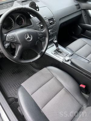 Черный Мерседес Ц 250 2009 в Огре, объемом двигателя 2.20 л и пробегом 299 тыс. км за 4055 €, фото 9 на AUTOMOTO.COM.LV
