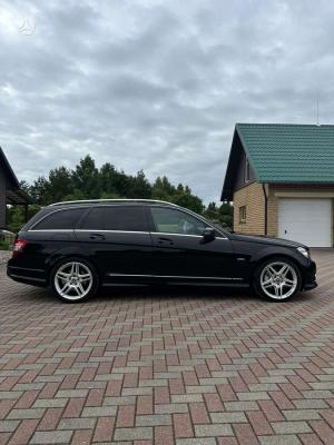 Black Mercedes-Benz C 250 2009 in Plunge, with an engine capacity of 2.14 L and mileage of 416 thousand km for 6000 €, photo  on AUTOMOTO.COM.LV