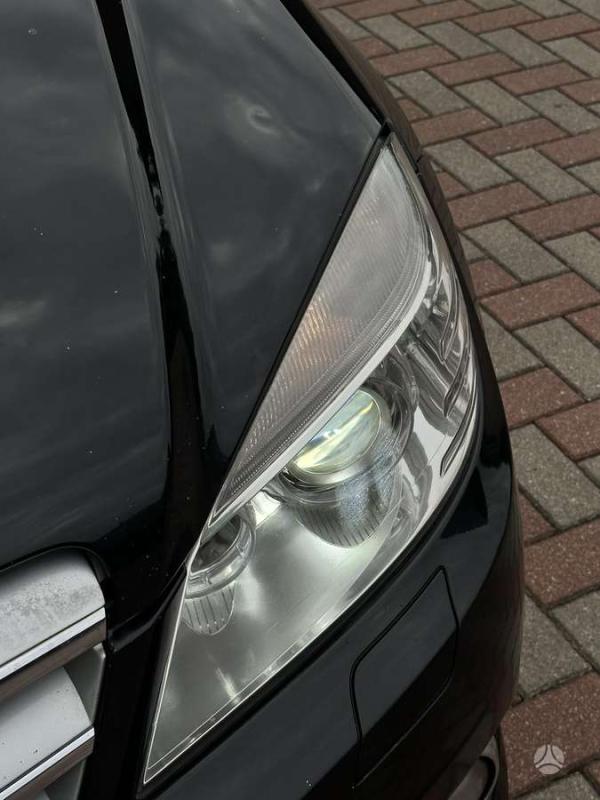 Black Mercedes-Benz C 250 2009 in Plunge, with an engine capacity of 2.14 L and mileage of 416 thousand km for 6000 €, photo 5 on AUTOMOTO.COM.LV