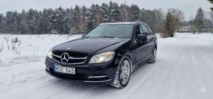 Melns Mercedes-Benz C 250 2010 Viļņa, ar dzinēja tilpumu 2.14 L un nobraukumu 333 tūkst. km par 4900 €, foto 1 vietnē AUTOMOTO.COM.LV