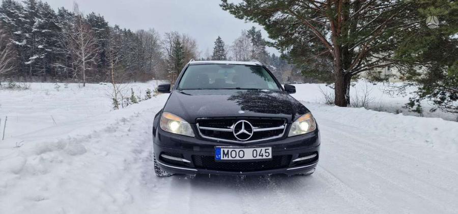 Melns Mercedes-Benz C 250 2010 Viļņa, ar dzinēja tilpumu 2.14 L un nobraukumu 333 tūkst. km par 4900 €, foto 3 vietnē AUTOMOTO.COM.LV