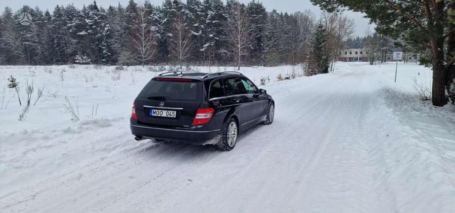 Melns Mercedes-Benz C 250 2010 Viļņa, ar dzinēja tilpumu 2.14 L un nobraukumu 333 tūkst. km par 4900 €, foto 6 vietnē AUTOMOTO.COM.LV