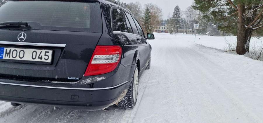 Melns Mercedes-Benz C 250 2010 Viļņa, ar dzinēja tilpumu 2.14 L un nobraukumu 333 tūkst. km par 4900 €, foto 8 vietnē AUTOMOTO.COM.LV