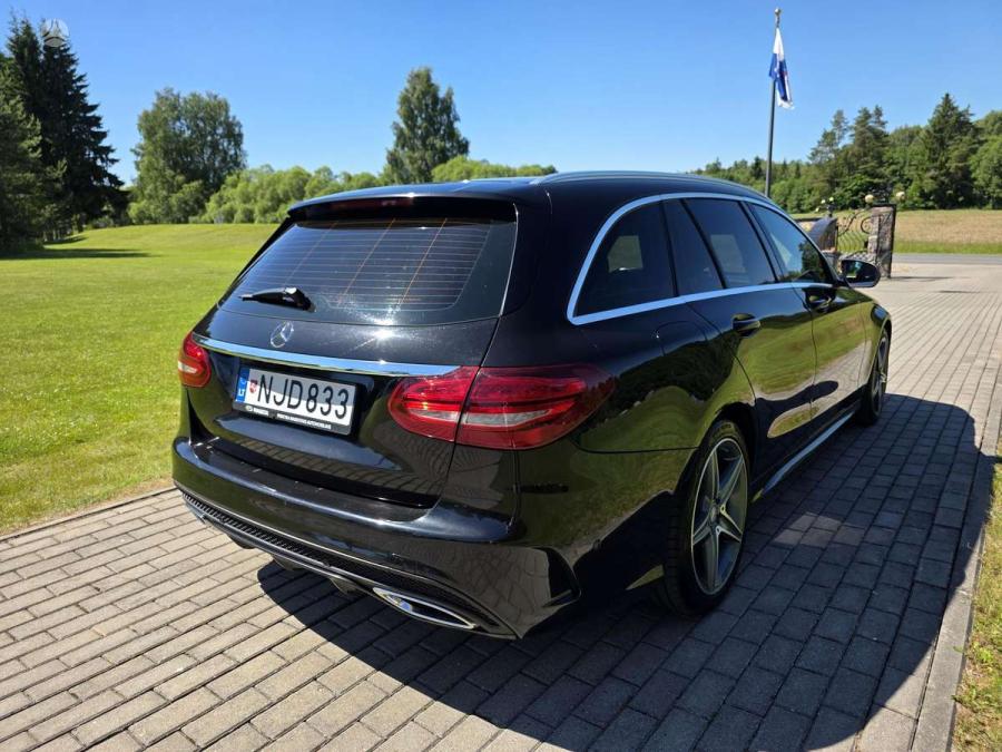 Black Mercedes-Benz C 250 2010 in Telschi, with an engine capacity of 2.14 L and mileage of 270 thousand km for 12900 €, photo 4 on AUTOMOTO.COM.LV