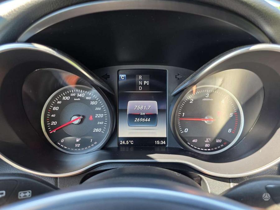 Black Mercedes-Benz C 250 2010 in Telschi, with an engine capacity of 2.14 L and mileage of 270 thousand km for 12900 €, photo 34 on AUTOMOTO.COM.LV