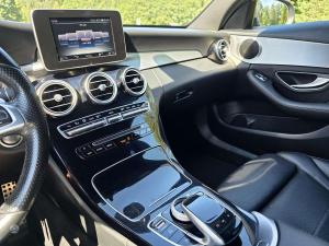 Black Mercedes-Benz C 250 2010 in Telschi, with an engine capacity of 2.14 L and mileage of 270 thousand km for 12900 €, photo 35 on AUTOMOTO.COM.LV