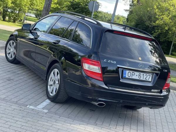 Черный Мерседес Ц 250 2010 в Юрмала, объемом двигателя 2.20 л и пробегом 279 тыс. км за 4490 €, фото 2 на AUTOMOTO.COM.LV
