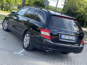 Черный Мерседес Ц 250 2010 в Юрмала, объемом двигателя 2.20 л и пробегом 0 тыс. км за 4490 €, фото 3 на AUTOMOTO.COM.LV