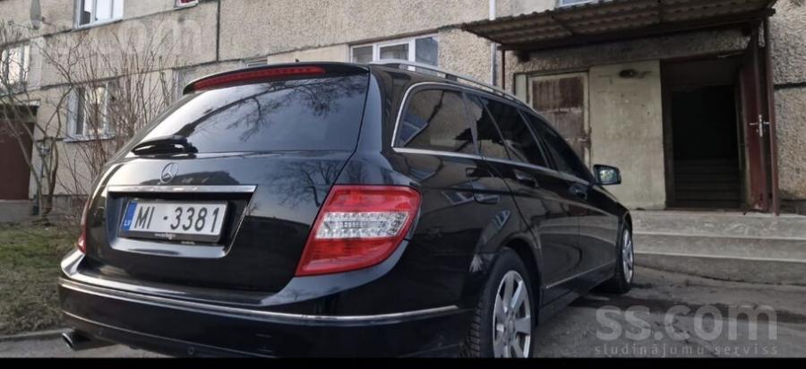 Black Mercedes-Benz C 250 2010 in Dobele, with an engine capacity of 2.20 L and mileage of 348 thousand km for 5200 €, photo 3 on AUTOMOTO.COM.LV