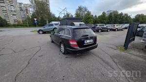 Черный Мерседес Ц 250 2010 в Рига, объемом двигателя 2.10 л и пробегом 358 тыс. км за 5490 €, фото 9 на AUTOMOTO.COM.LV