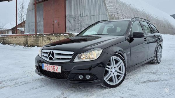 Black Mercedes-Benz C 250 2011 in Utena, with an engine capacity of 2.14 L and mileage of 302 thousand km for 5990 €, photo 4 on AUTOMOTO.COM.LV