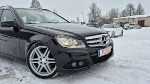 Black Mercedes-Benz C 250 2011 in Utena, with an engine capacity of 2.14 L and mileage of 302 thousand km for 5990 €, photo 7 on AUTOMOTO.COM.LV