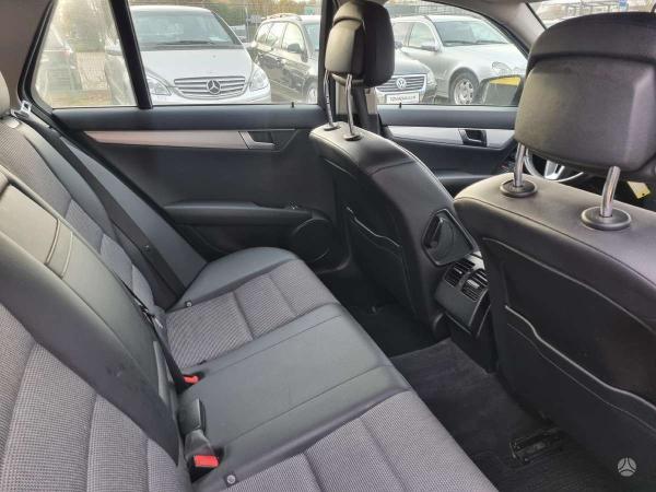 Black Mercedes-Benz C 250 2011 in Kaunas, with an engine capacity of 2.20 L and mileage of 244 thousand km for 5500 €, photo 6 on AUTOMOTO.COM.LV
