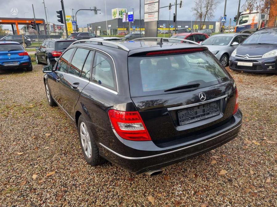 Black Mercedes-Benz C 250 2011 in Kaunas, with an engine capacity of 2.20 L and mileage of 244 thousand km for 5500 €, photo 3 on AUTOMOTO.COM.LV