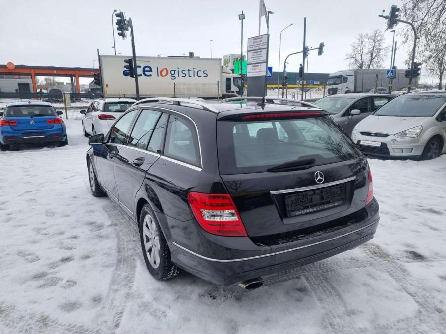 Melns Mercedes-Benz C 250 2011 Kauņa, ar dzinēja tilpumu 2.20 L un nobraukumu 244 tūkst. km par 5500 €, foto 3 vietnē AUTOMOTO.COM.LV