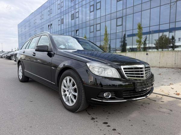 Melns Mercedes-Benz C 250 2011 Panevēža, ar dzinēja tilpumu 2.14 L un nobraukumu 259 tūkst. km par 3650 €, foto 1 vietnē AUTOMOTO.COM.LV