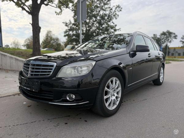 Melns Mercedes-Benz C 250 2011 Panevēža, ar dzinēja tilpumu 2.14 L un nobraukumu 259 tūkst. km par 3650 €, foto 4 vietnē AUTOMOTO.COM.LV