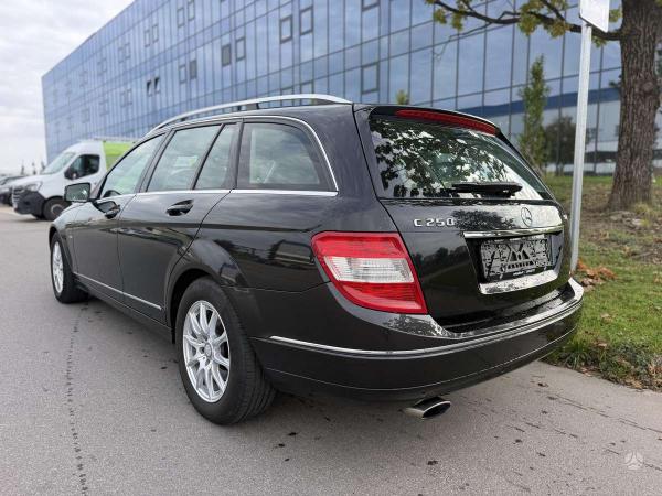 Melns Mercedes-Benz C 250 2011 Panevēža, ar dzinēja tilpumu 2.14 L un nobraukumu 259 tūkst. km par 3650 €, foto 8 vietnē AUTOMOTO.COM.LV