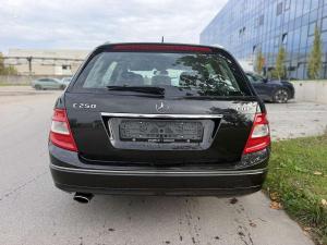 Melns Mercedes-Benz C 250 2011 Panevēža, ar dzinēja tilpumu 2.14 L un nobraukumu 259 tūkst. km par 3650 €, foto 10 vietnē AUTOMOTO.COM.LV