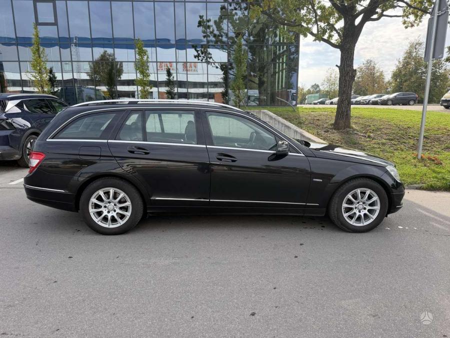 Melns Mercedes-Benz C 250 2011 Panevēža, ar dzinēja tilpumu 2.14 L un nobraukumu 259 tūkst. km par 3650 €, foto 11 vietnē AUTOMOTO.COM.LV