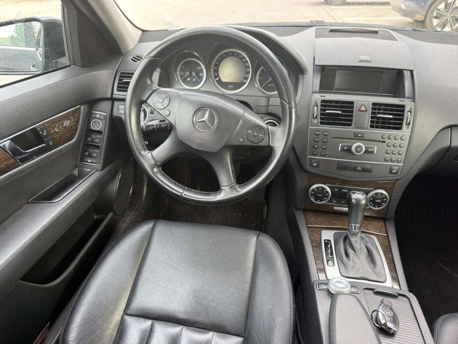 Melns Mercedes-Benz C 250 2011 Panevēža, ar dzinēja tilpumu 2.14 L un nobraukumu 259 tūkst. km par 3650 €, foto 16 vietnē AUTOMOTO.COM.LV