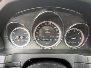 Melns Mercedes-Benz C 250 2011 Panevēža, ar dzinēja tilpumu 2.14 L un nobraukumu 259 tūkst. km par 3650 €, foto 22 vietnē AUTOMOTO.COM.LV