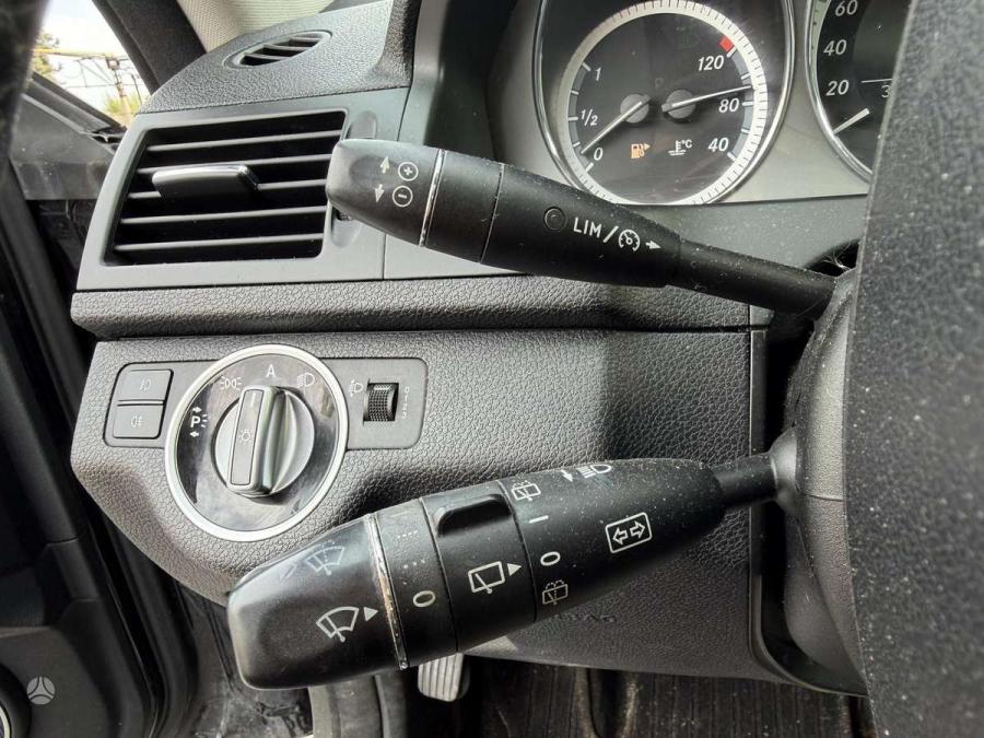 Melns Mercedes-Benz C 250 2011 Panevēža, ar dzinēja tilpumu 2.14 L un nobraukumu 259 tūkst. km par 3650 €, foto 23 vietnē AUTOMOTO.COM.LV