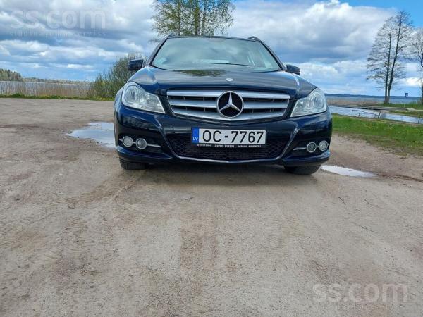 Black Mercedes-Benz C 250 2012 in Aluksne, with an engine capacity of 2.10 L and mileage of 0 thousand km for 4900 €, photo 3 on AUTOMOTO.COM.LV