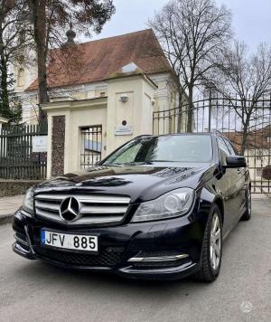 Black Mercedes-Benz C 250 2012 in Vilnius, with an engine capacity of 2.14 L and mileage of 309 thousand km for 6700 €, photo 2 on AUTOMOTO.COM.LV